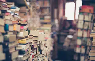 9Colonne | Torna il mercatino di libri usati del Comites di Lione: il ...